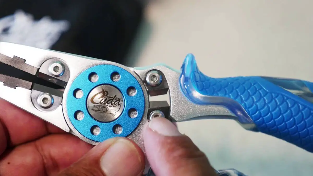 10 Best Saltwater Fishing Pliers + Buying Guide – All Fishing Gear